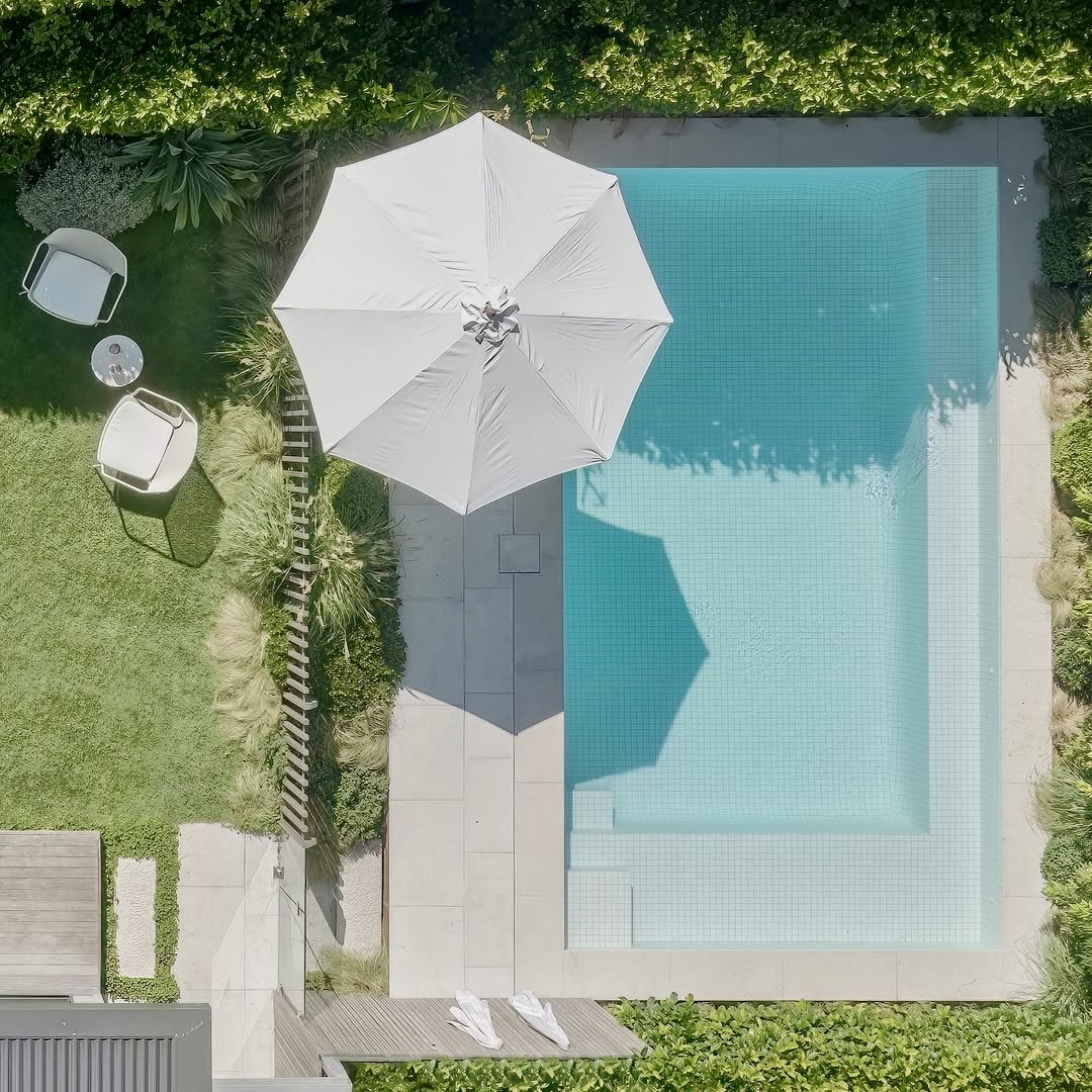 30 Pool Designs 2025 That Will Instantly Elevate Your Backyard Into a ...