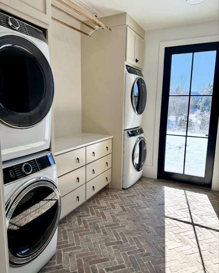 35 Laundry Room Cabinets and Shelves to Transform Your Space with Smart ...