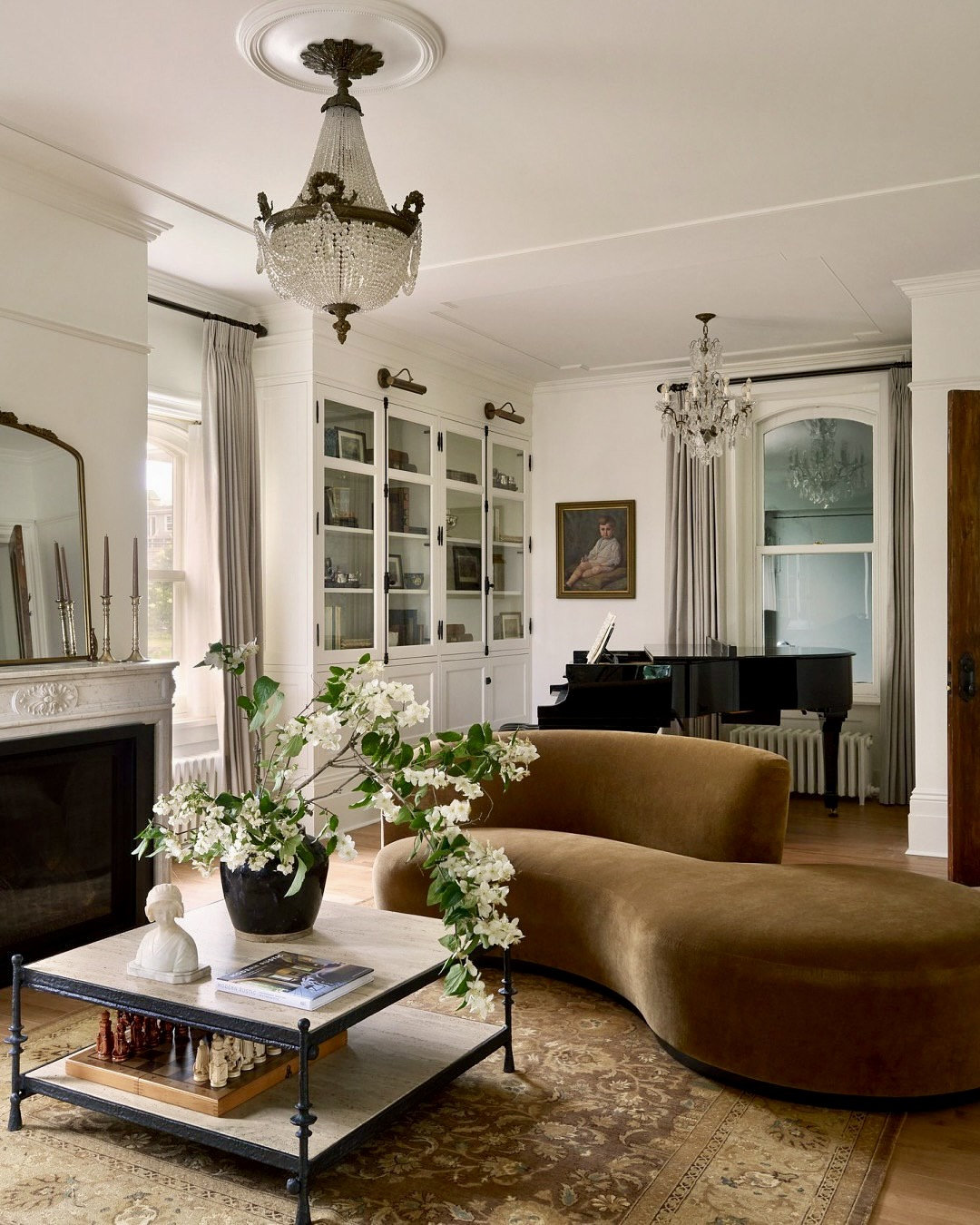 25 Long Living Room Ideas 2025 for Cozy, Modern, Narrow Rectangle ...