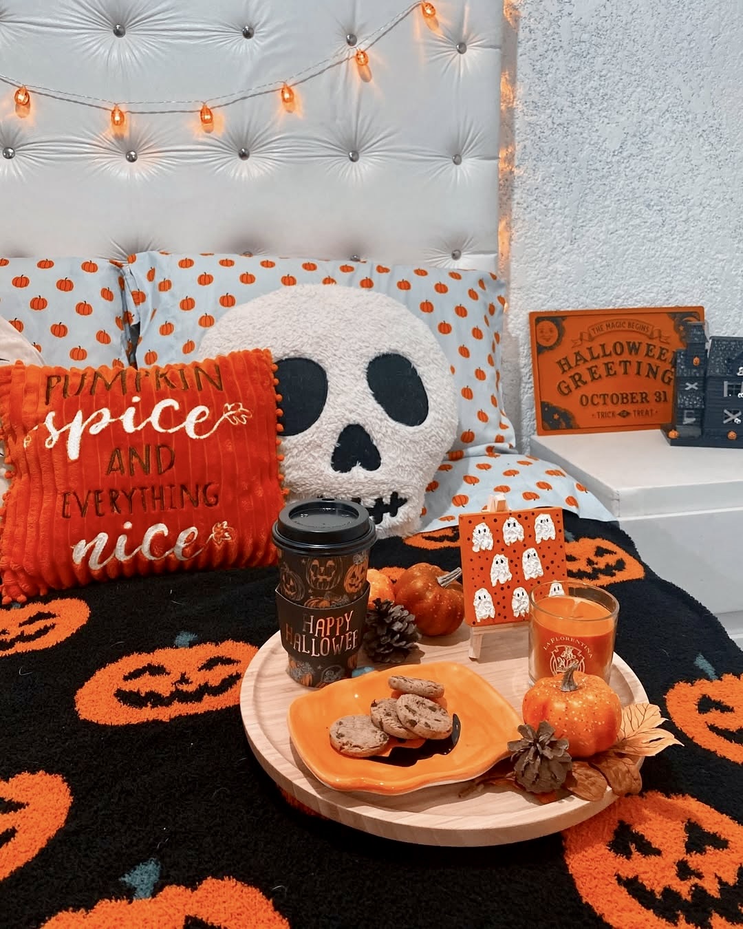 35 Halloween Room Decor Ideas That Will Turn Any Space Into a Spooky ...