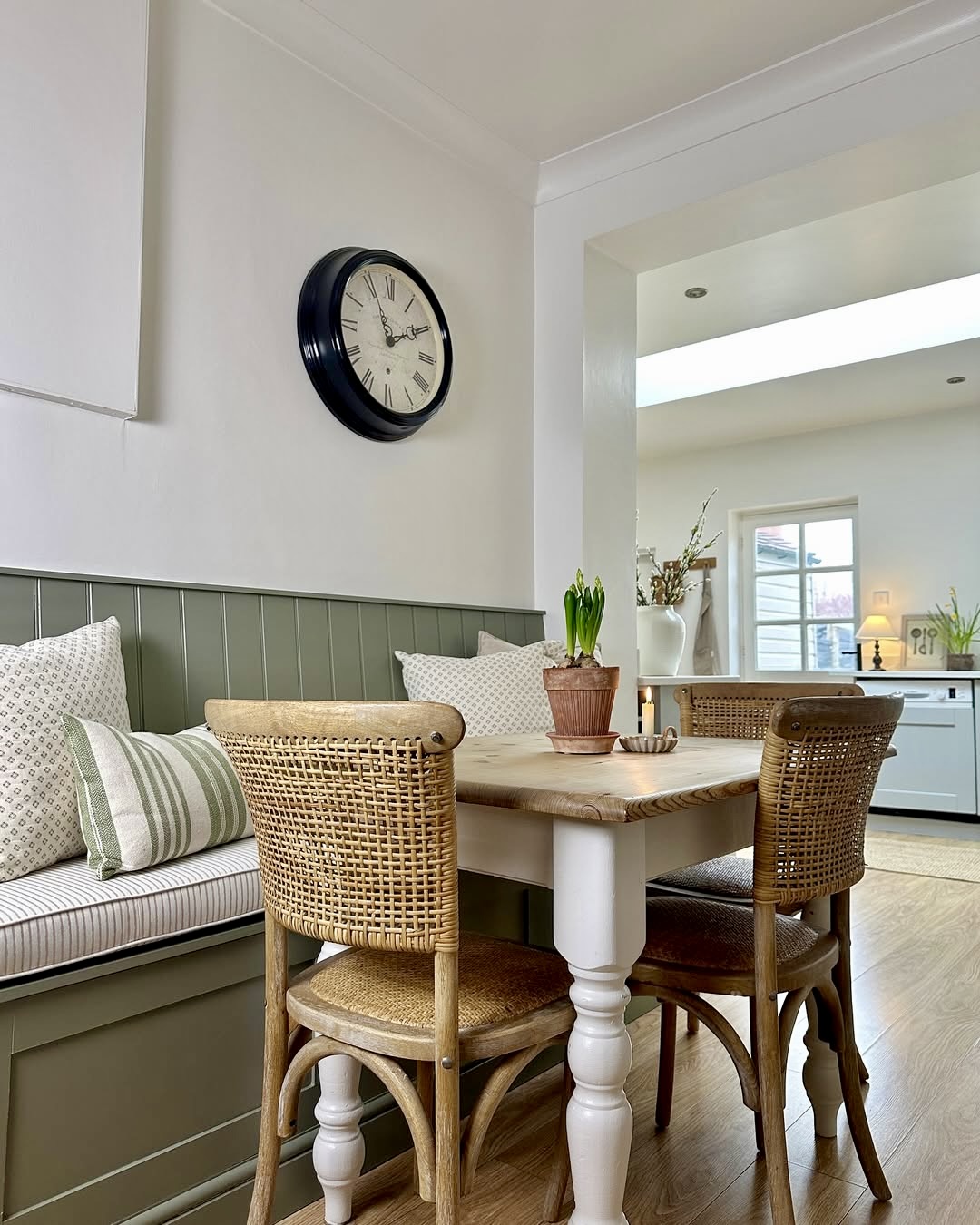 29 Kitchen Table Ideas 2025 That Will Instantly Upgrade Small Spaces ...