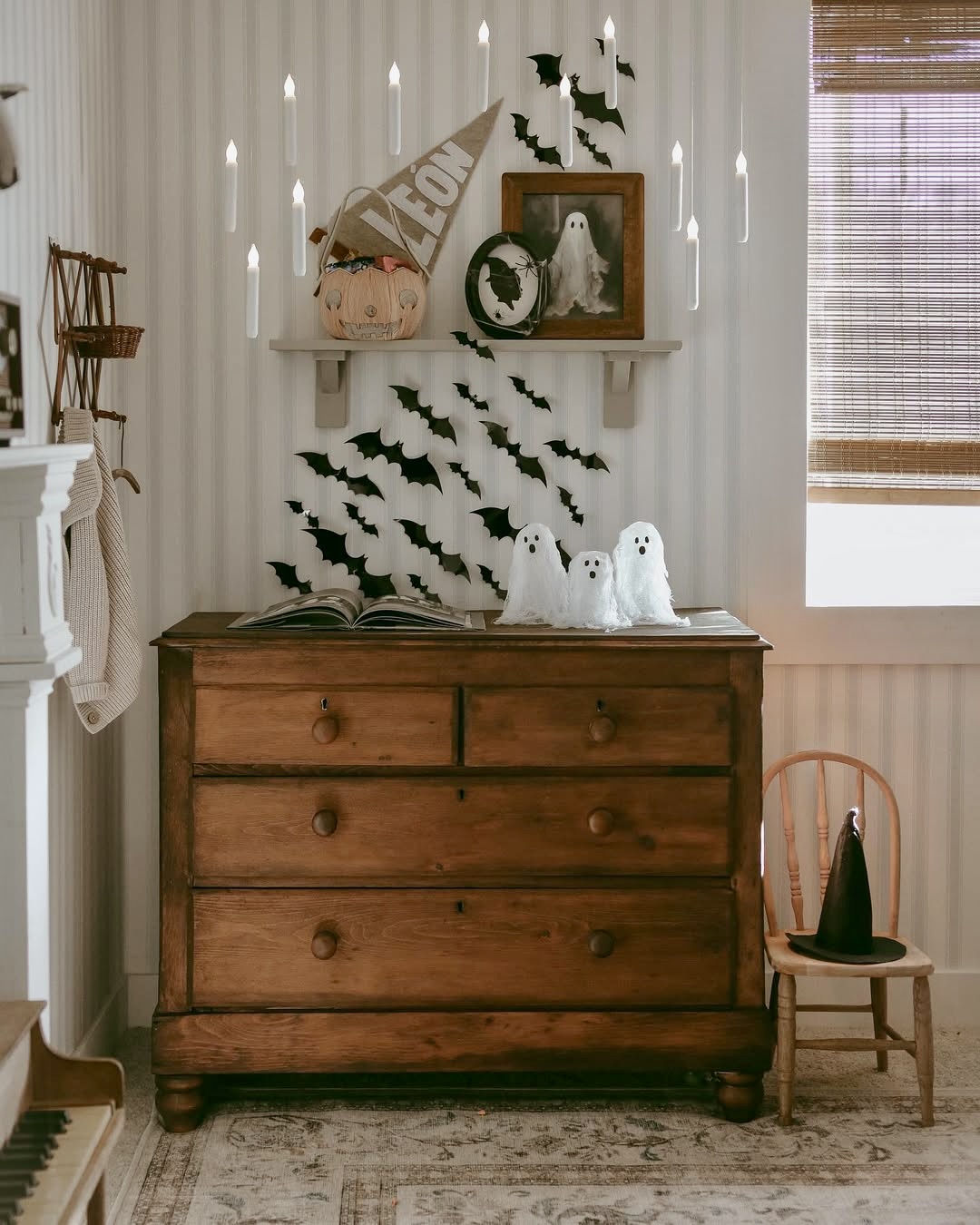 35 Halloween Room Decor Ideas That Will Turn Any Space Into a Spooky ...