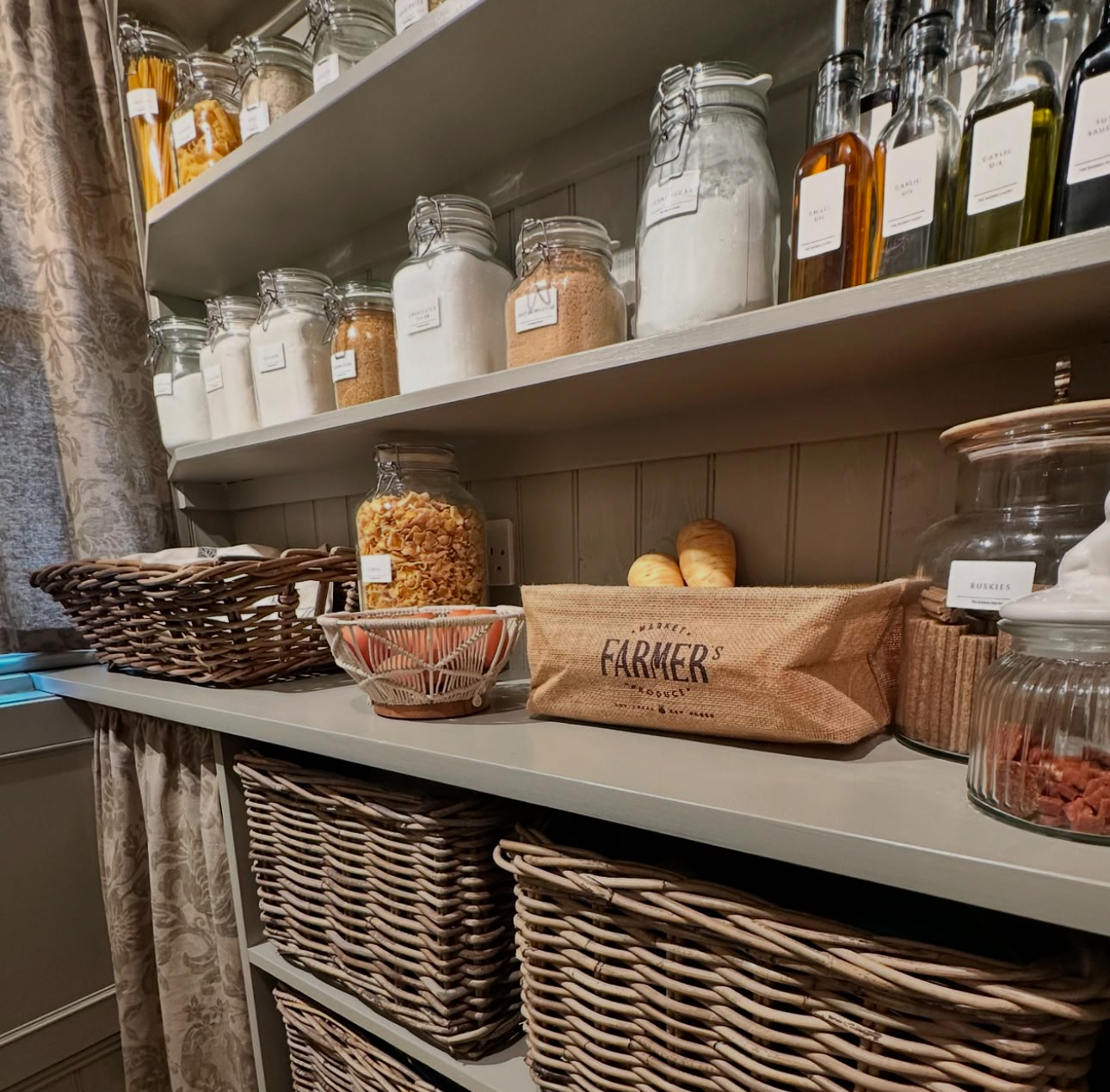 30 Farmhouse Pantry Ideas That Blend Rustic Charm with Smart Storage ...