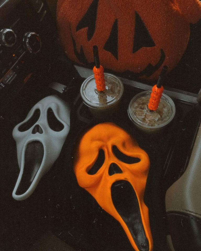 35 Halloween Decor Ideas That Will Transform Your Home Inside and Out ...