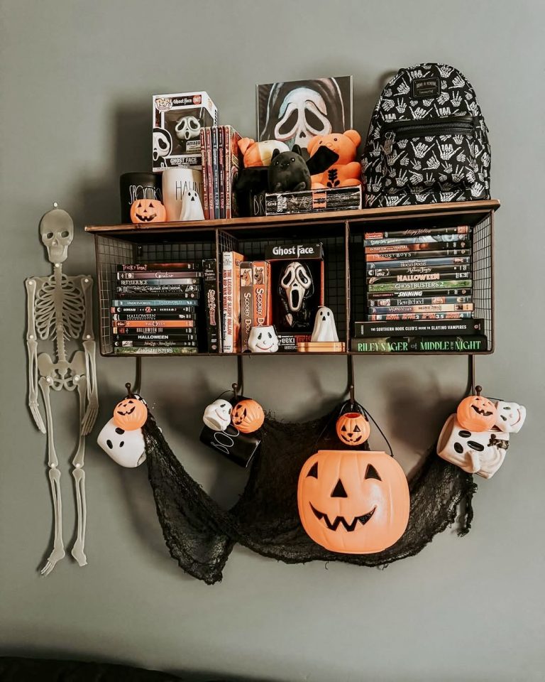 35 Halloween Room Decor Ideas That Will Turn Any Space Into a Spooky ...