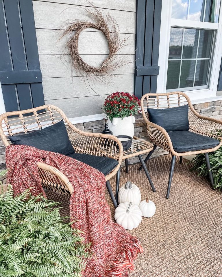 33 Fall Outdoor Decor Ideas to Transform Your Porch, Yard and Patio ...