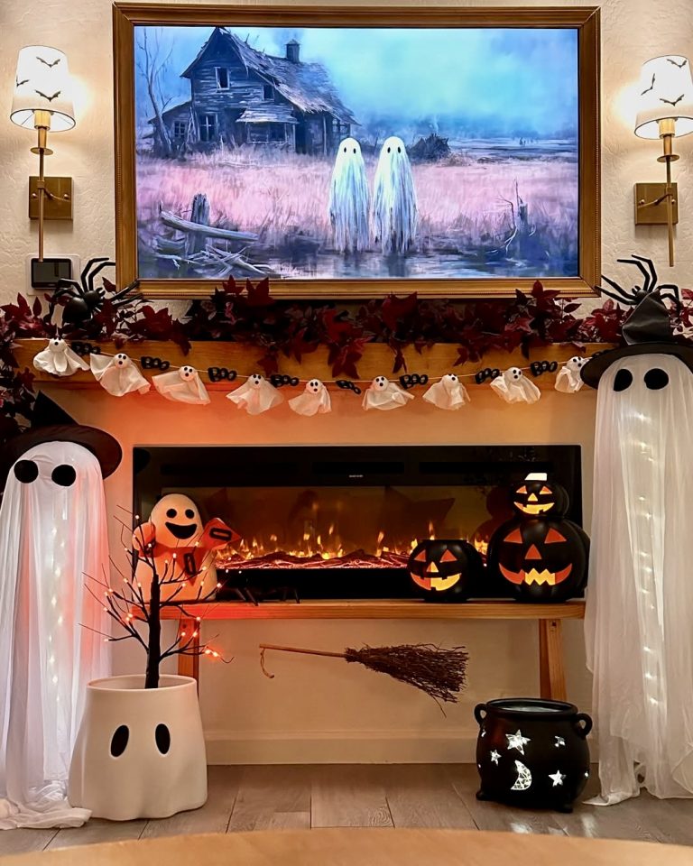 35 Halloween Mantle Decor Ideas That Are Spooky, Classy, and Perfect ...