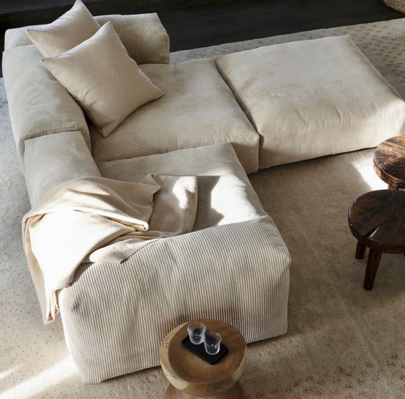 25 Sofa Ideas For Small Spaces That Maximize Style, Comfort, and ...