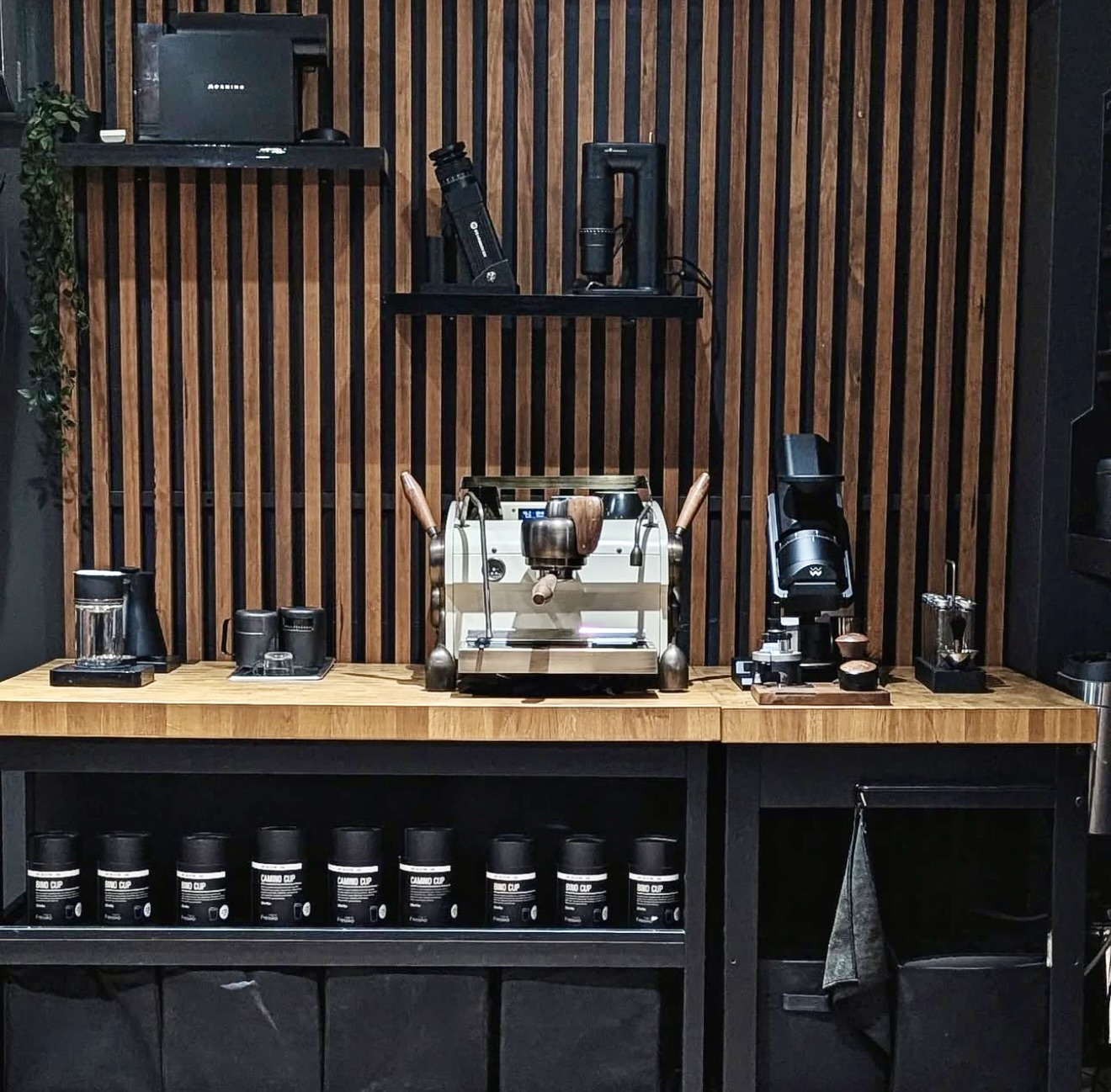 35 Home Coffee Bar Ideas That Will Turn Your Kitchen Corner into a Café ...