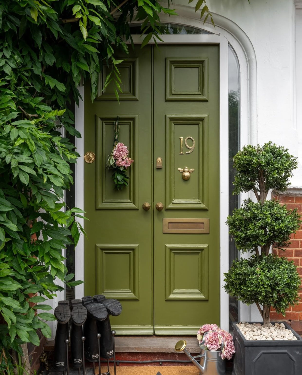 35 Front Door Entryway Ideas That Will Instantly Elevate Your Home’s ...