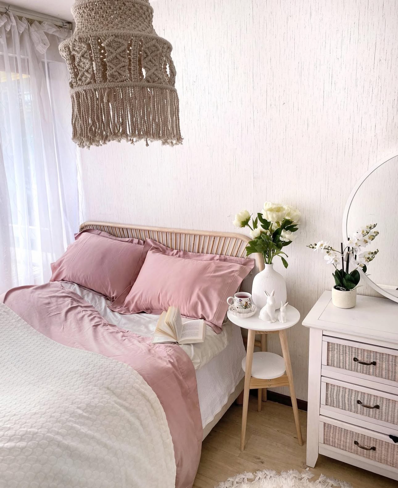 30 Spring Bedroom Ideas That Will Instantly Refresh Your Space in 2025 ...