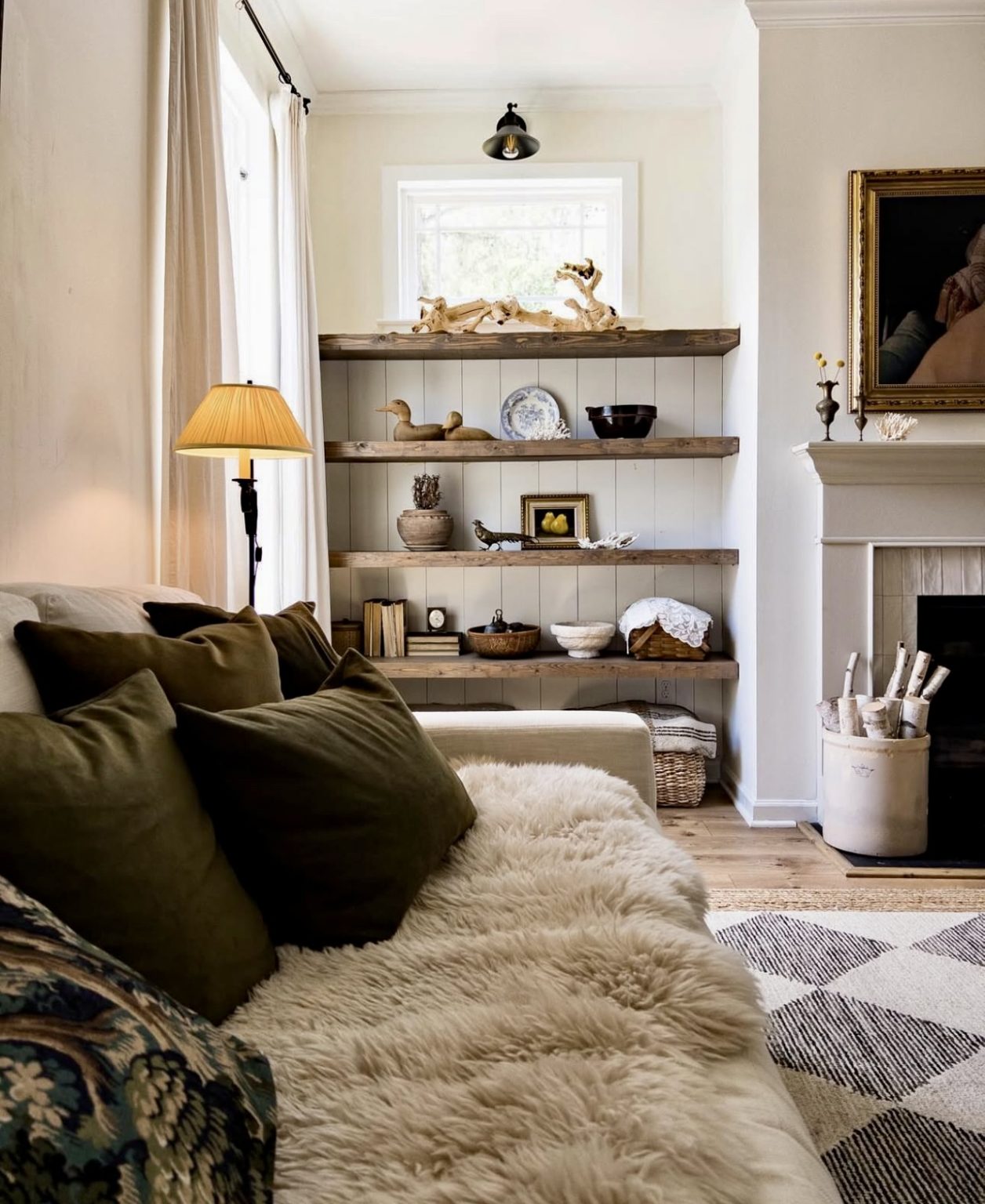 30 Living Room Shelves That Blend Style, Storage, and Personality ...