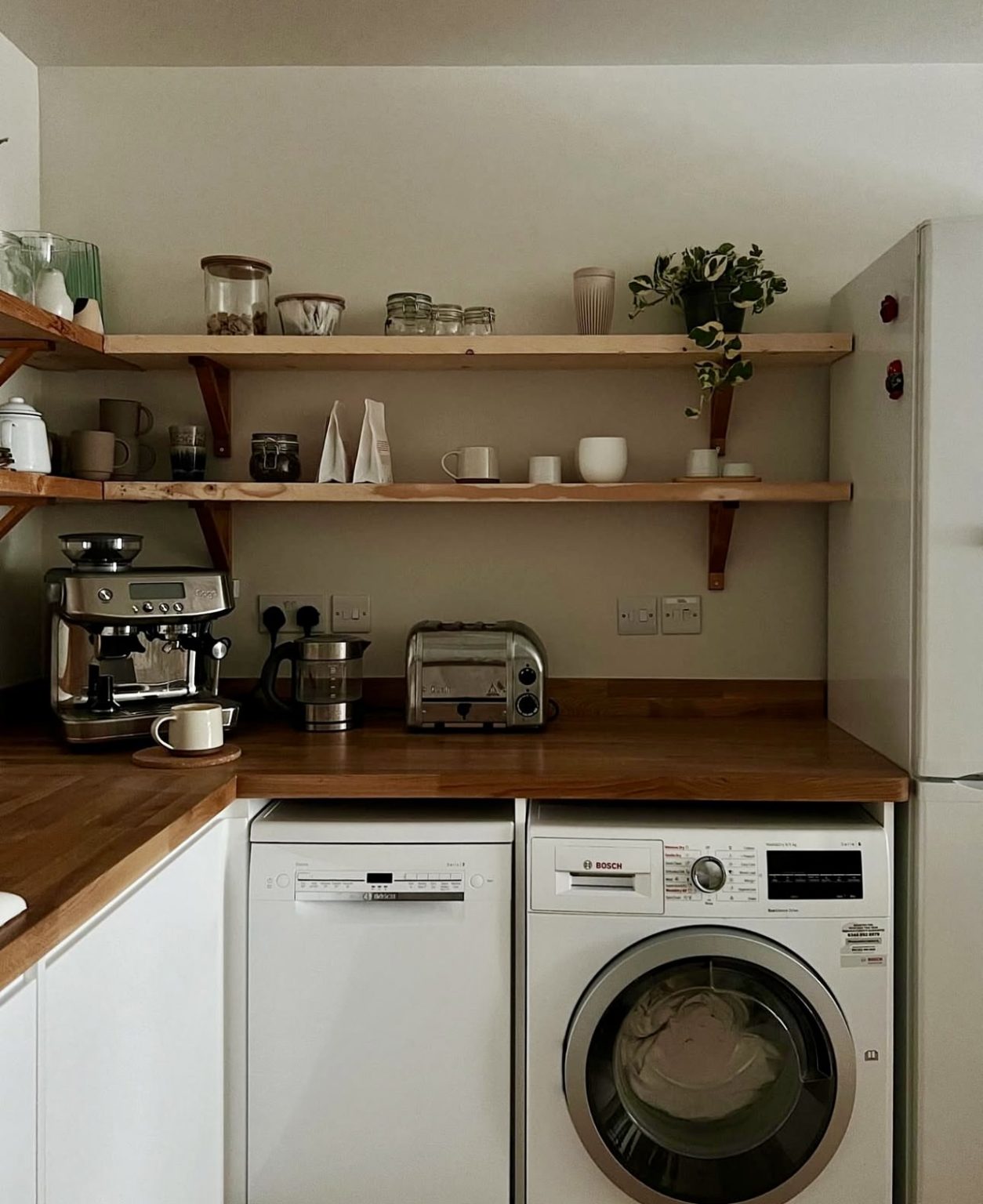 35 Home Coffee Bar Ideas That Will Turn Your Kitchen Corner into a Café ...
