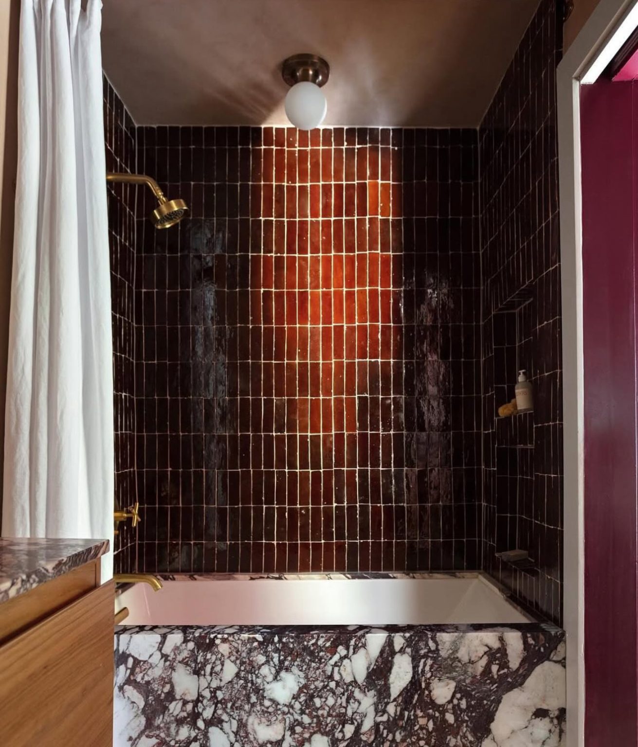 30 Dark Moody Bathroom Ideas That Bring Drama, Luxury, and Timeless ...
