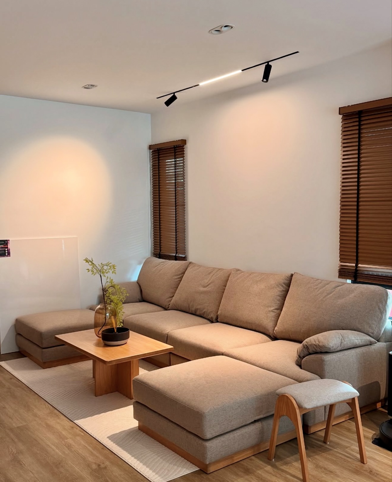 25 Sofa Ideas For Small Spaces That Maximize Style, Comfort, and ...