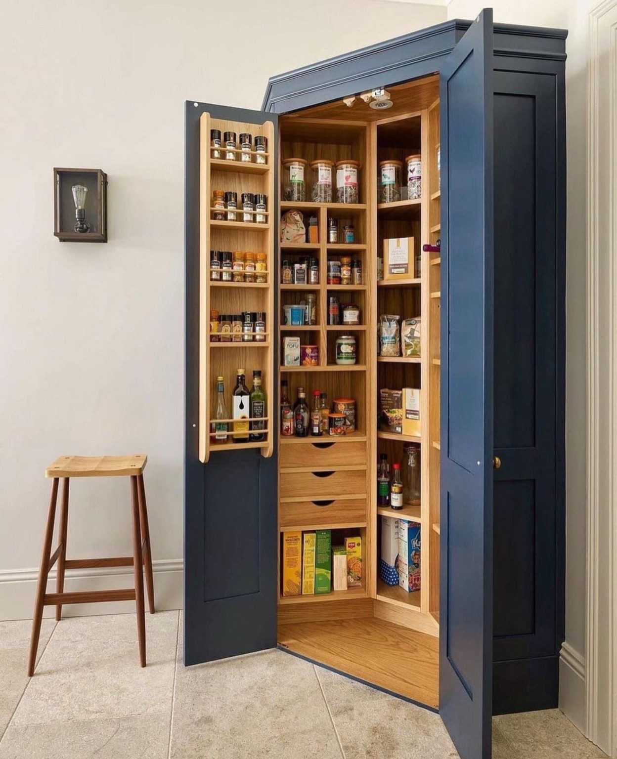 25 Corner Pantry Ideas That Will Instantly Upgrade Your Kitchen Storage ...