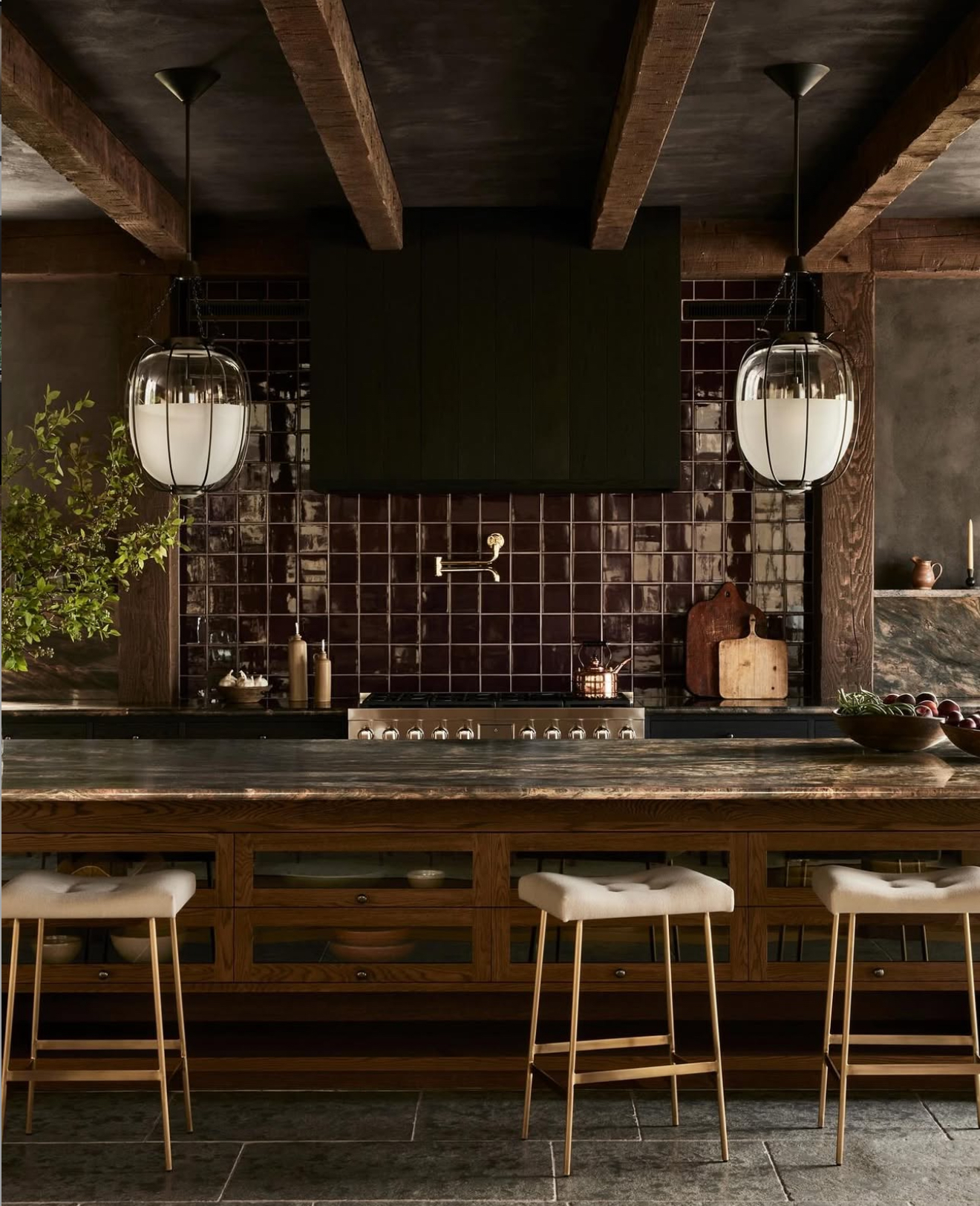25 Dark Moody Kitchen Ideas That Prove Bold Colors and Dramatic Design ...