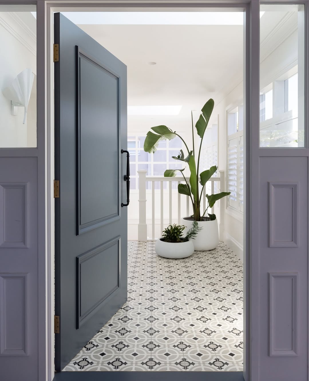 35 Front Door Entryway Ideas That Will Instantly Elevate Your Home’s ...