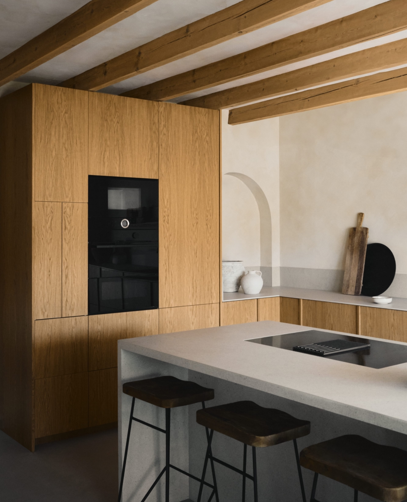 25 Honey Oak Kitchen Cabinets That Prove This 90s Favorite Is Back and ...