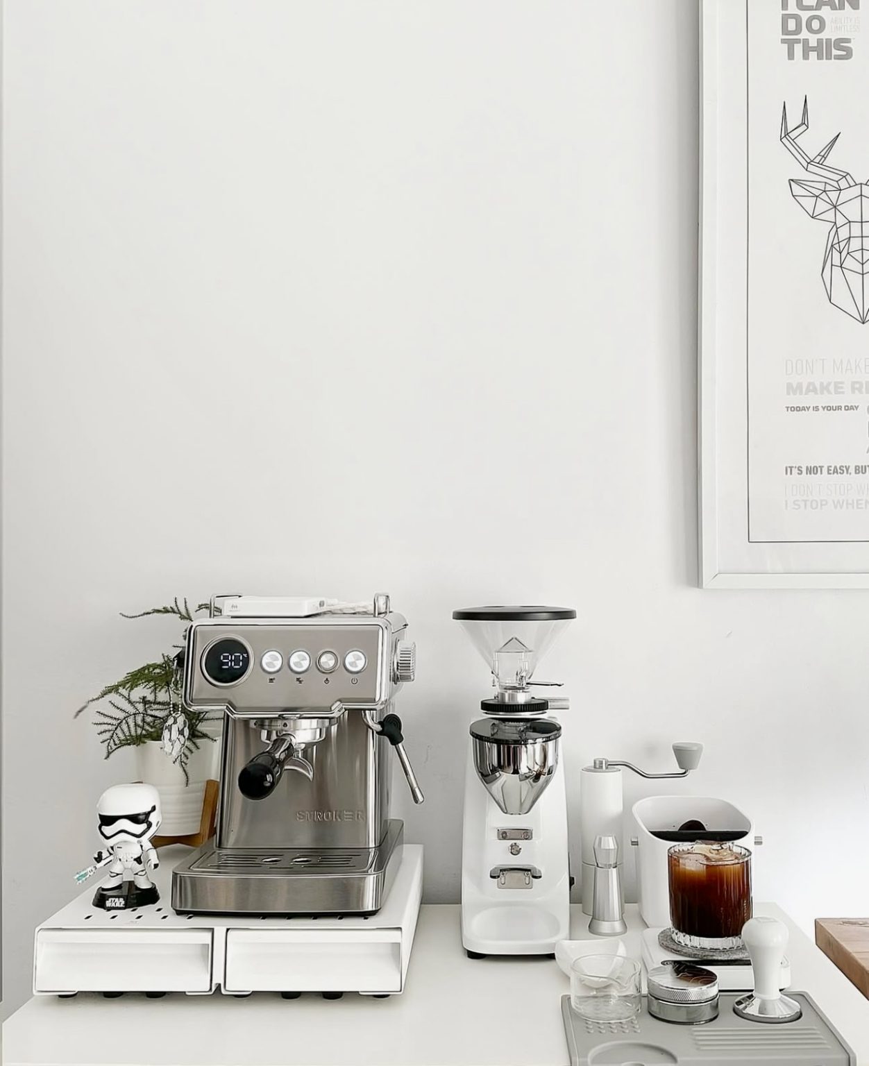 35 Home Coffee Bar Ideas That Will Turn Your Kitchen Corner into a Café ...