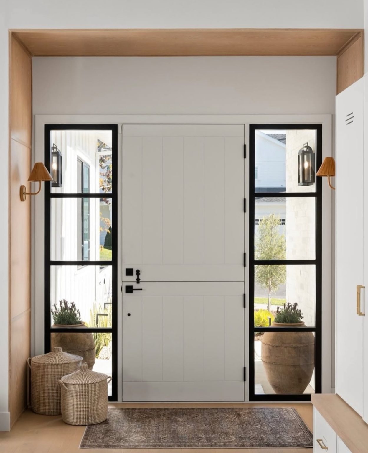 35 Front Door Entryway Ideas That Will Instantly Elevate Your Home’s ...