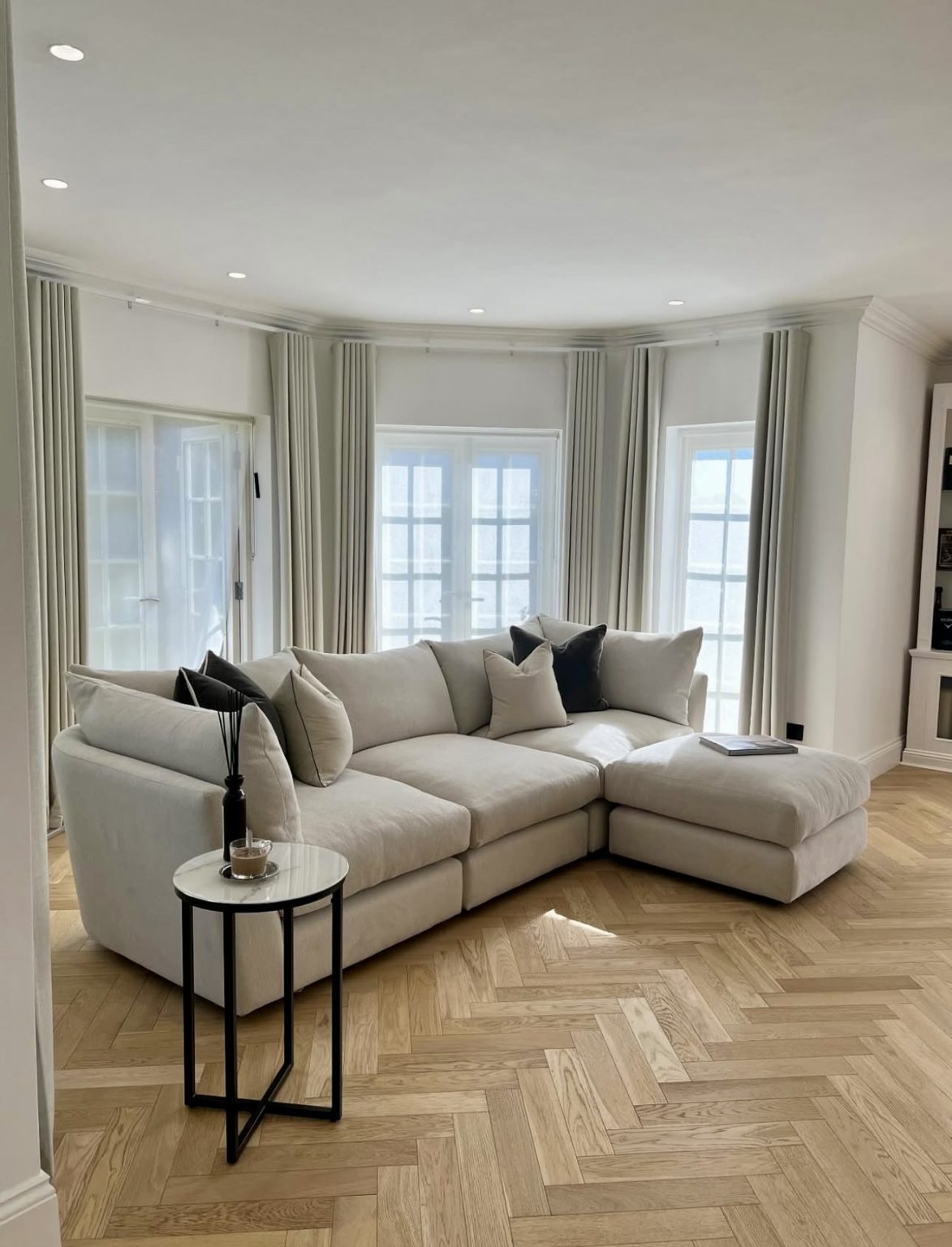 25 Sofa Ideas For Small Spaces That Maximize Style, Comfort, and ...