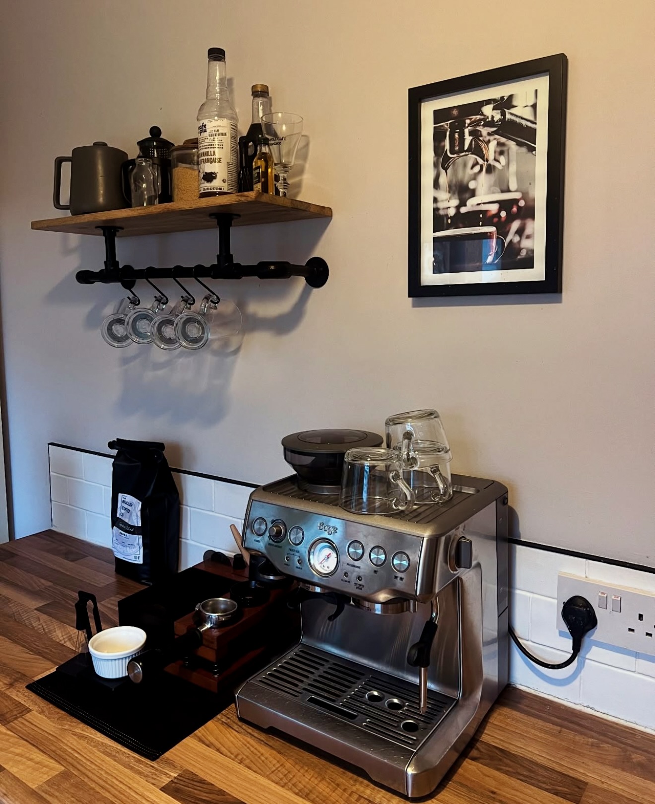 35 Home Coffee Bar Ideas That Will Turn Your Kitchen Corner into a Café ...