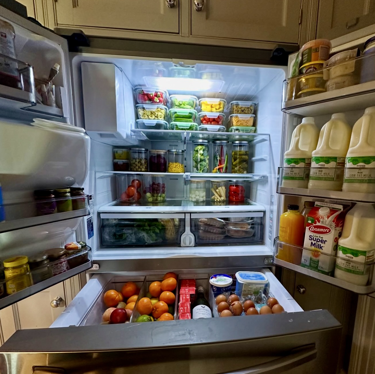 25 FRIDGE ORGANIZATION ideas for aesthetic, budget-friendly, and smart ...