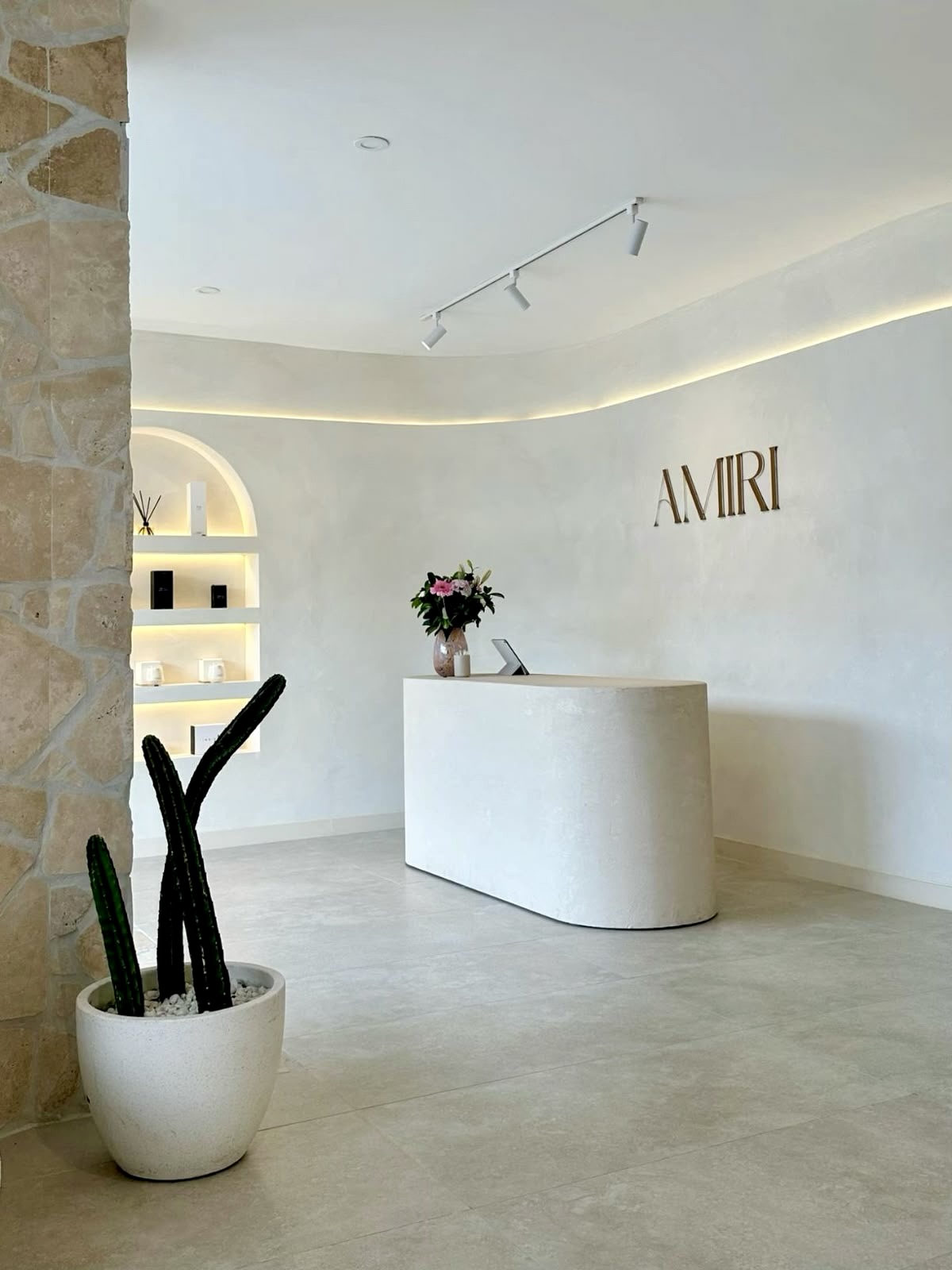 30 Front Desk Design Ideas to Elevate Your Reception Aesthetic in 2025 ...