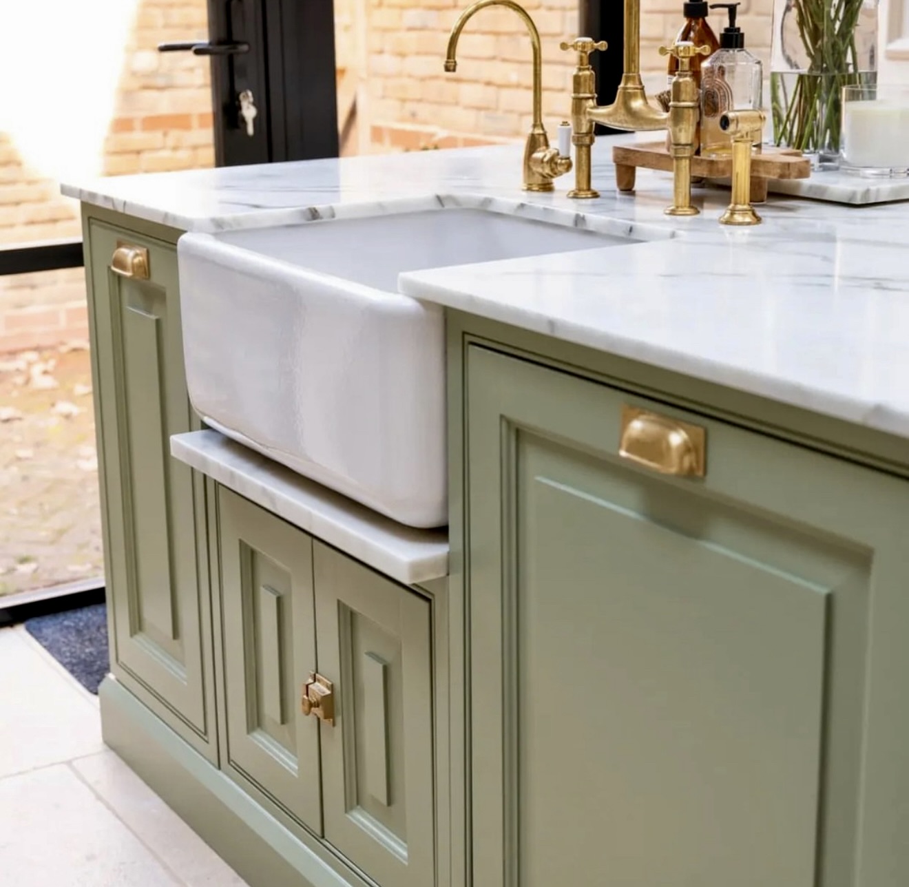 30 Kitchen Sink Ideas That Will Instantly Elevate Your Home — From ...
