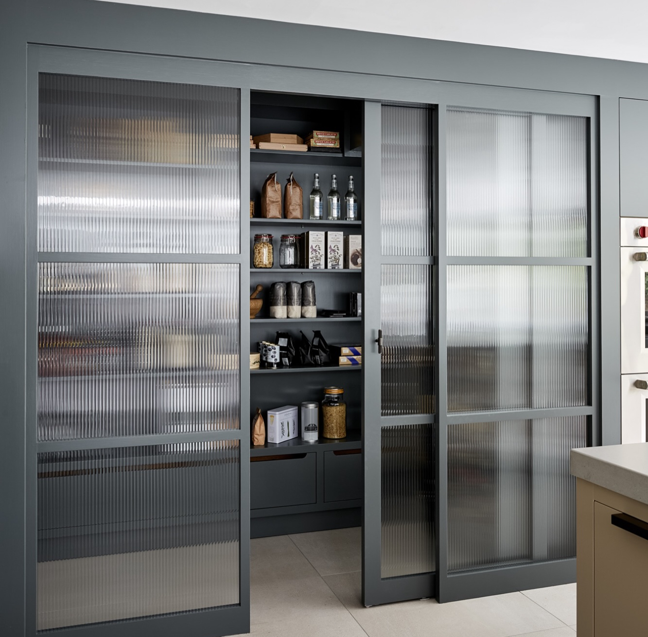 35 Walk In Pantry Ideas for Stylish Storage, Organization, and Smart ...