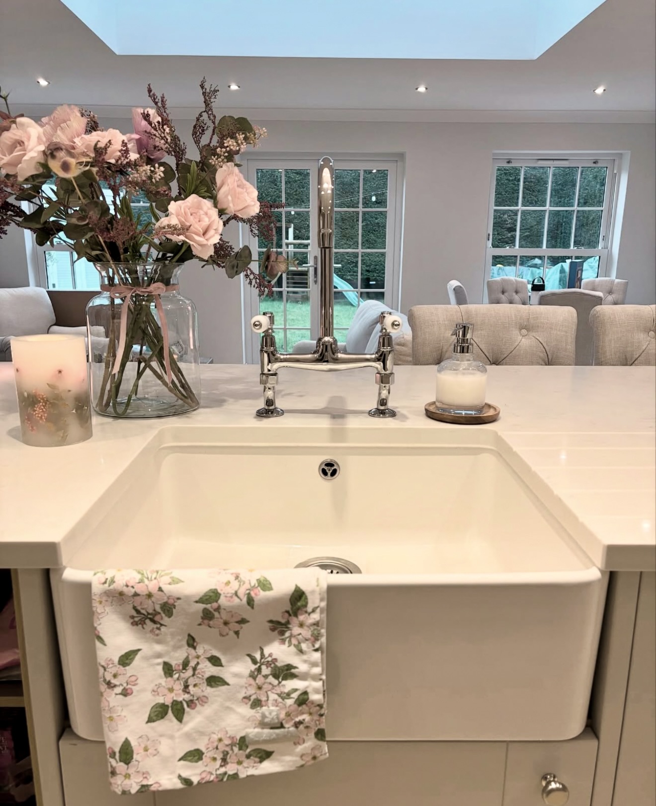 30 Kitchen Sink Ideas That Will Instantly Elevate Your Home — From ...