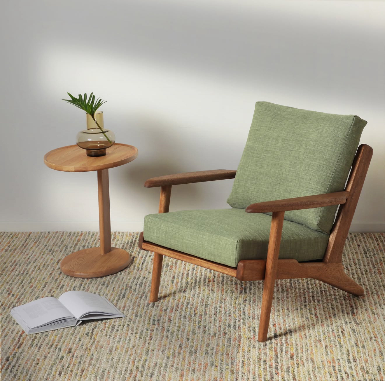 35 Arm Chair Ideas for Stylish and Comfortable Living Room Inspiration ...