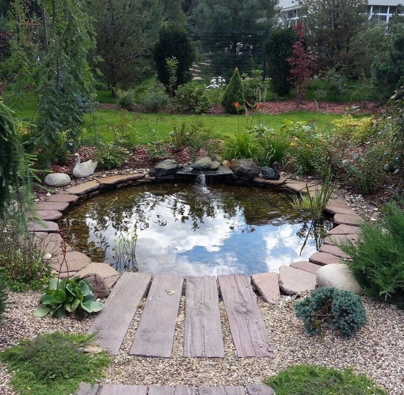 30 Pond Ideas to Transform Your Garden into a Relaxing and Aesthetic ...