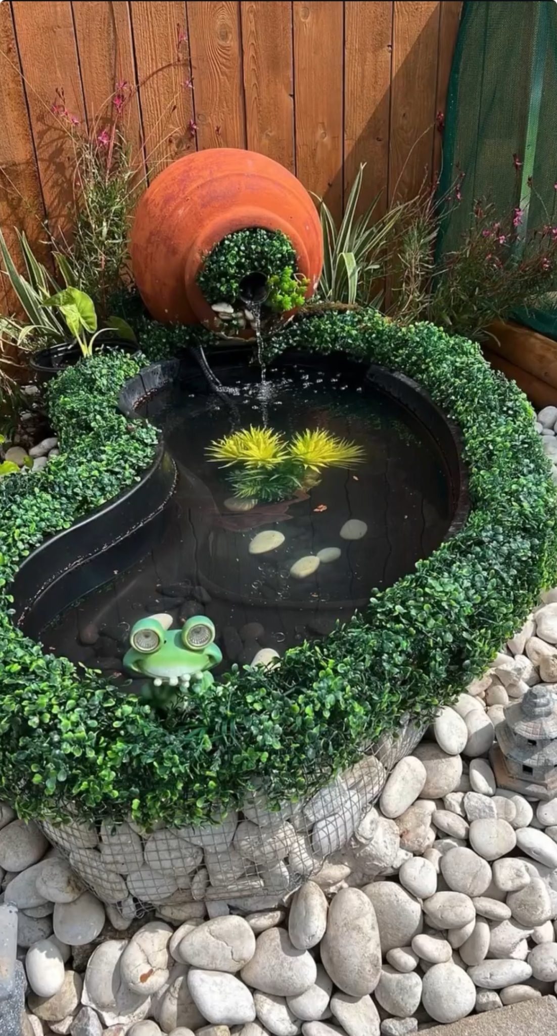 30 Pond Ideas to Transform Your Garden into a Relaxing and Aesthetic ...