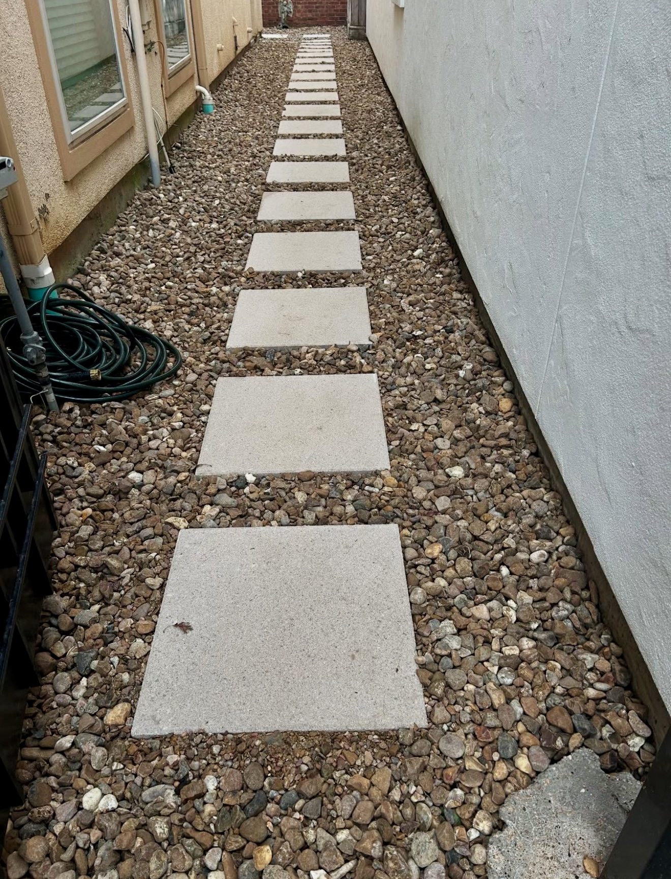 35 Pavers Walkway Ideas to Elevate Your Front Entrance, Side of House ...