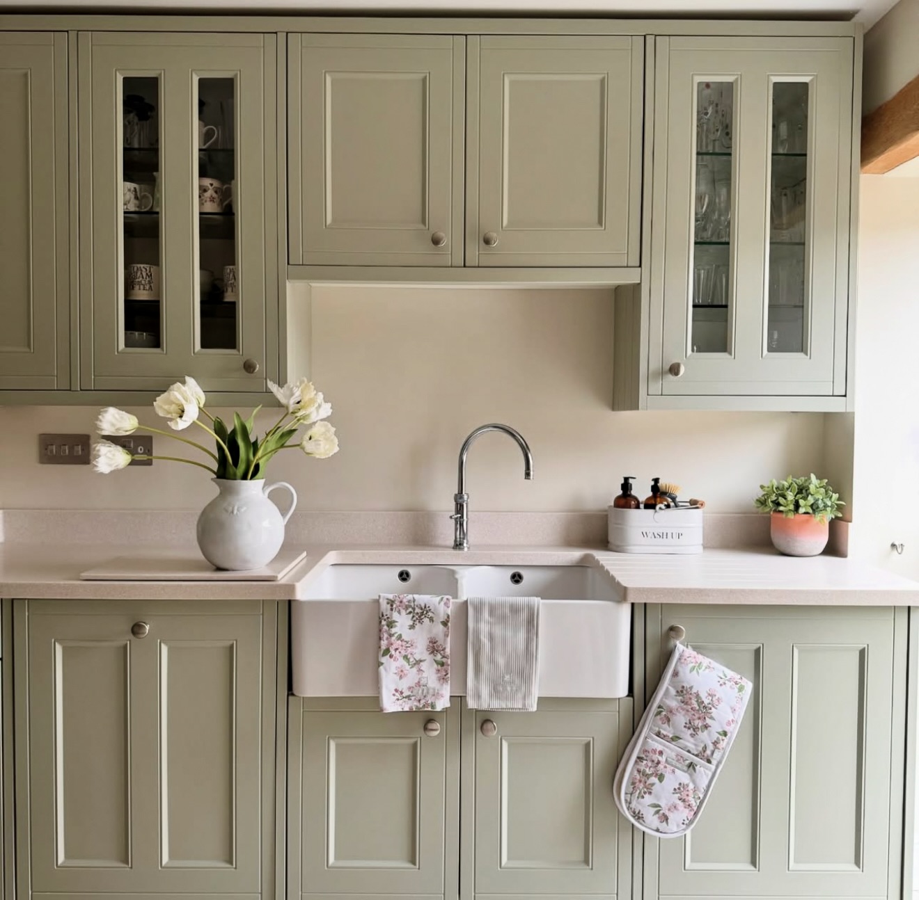 30 Kitchen Sink Ideas That Will Instantly Elevate Your Home — From ...