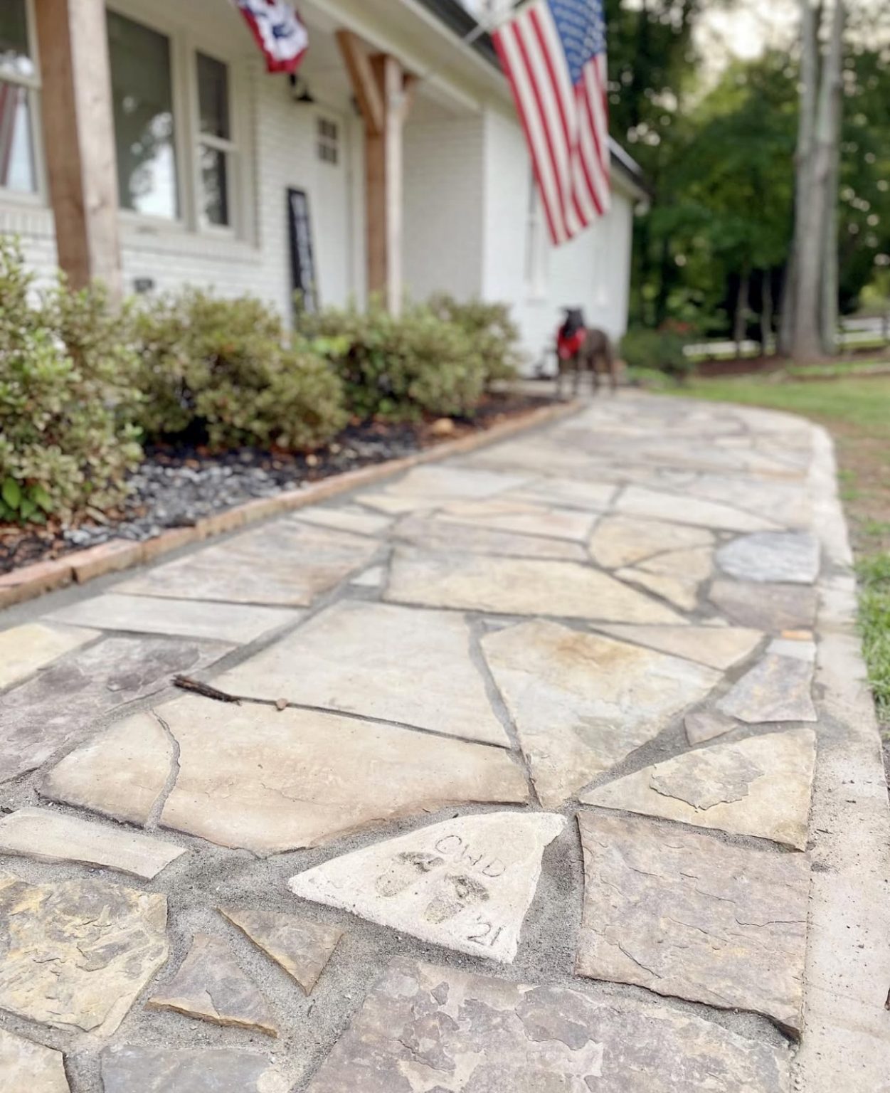 35 Pavers Walkway Ideas to Elevate Your Front Entrance, Side of House ...