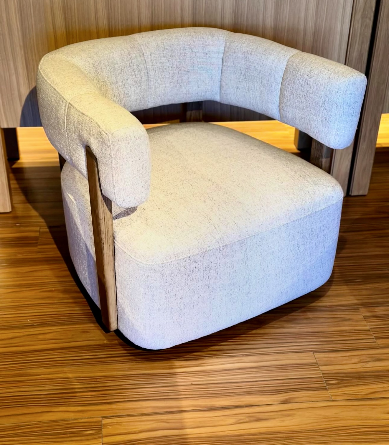 35 Swivel Chair Ideas to Elevate Your Living Space with Comfort and ...