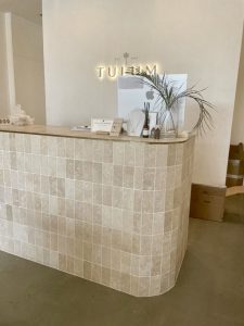 30 Front Desk Design Ideas to Elevate Your Reception Aesthetic in 2025 ...