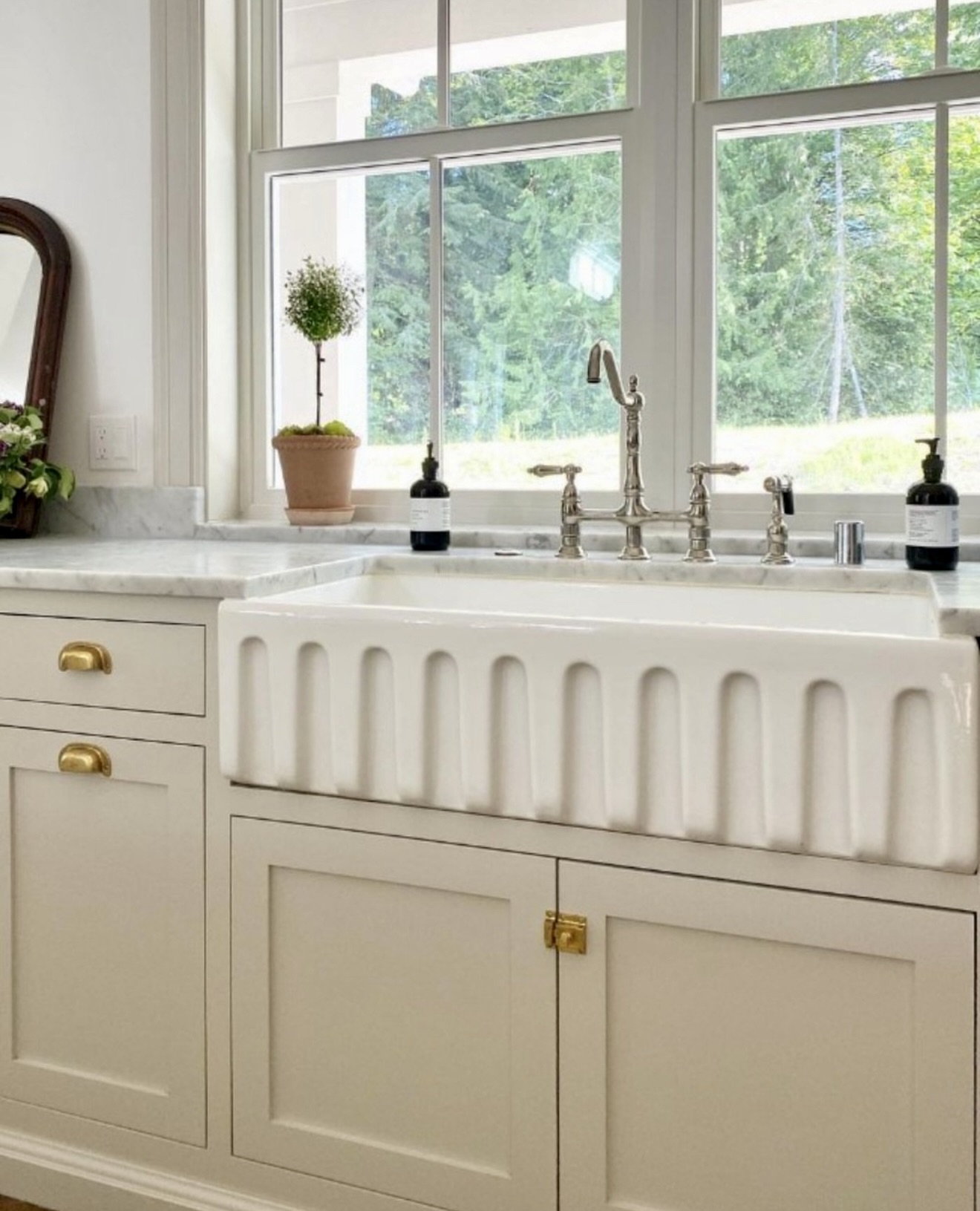 30 Kitchen Sink Ideas That Will Instantly Elevate Your Home — From ...