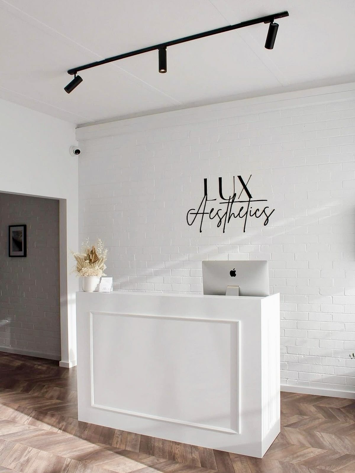 30 Front Desk Design Ideas to Elevate Your Reception Aesthetic in 2025 ...