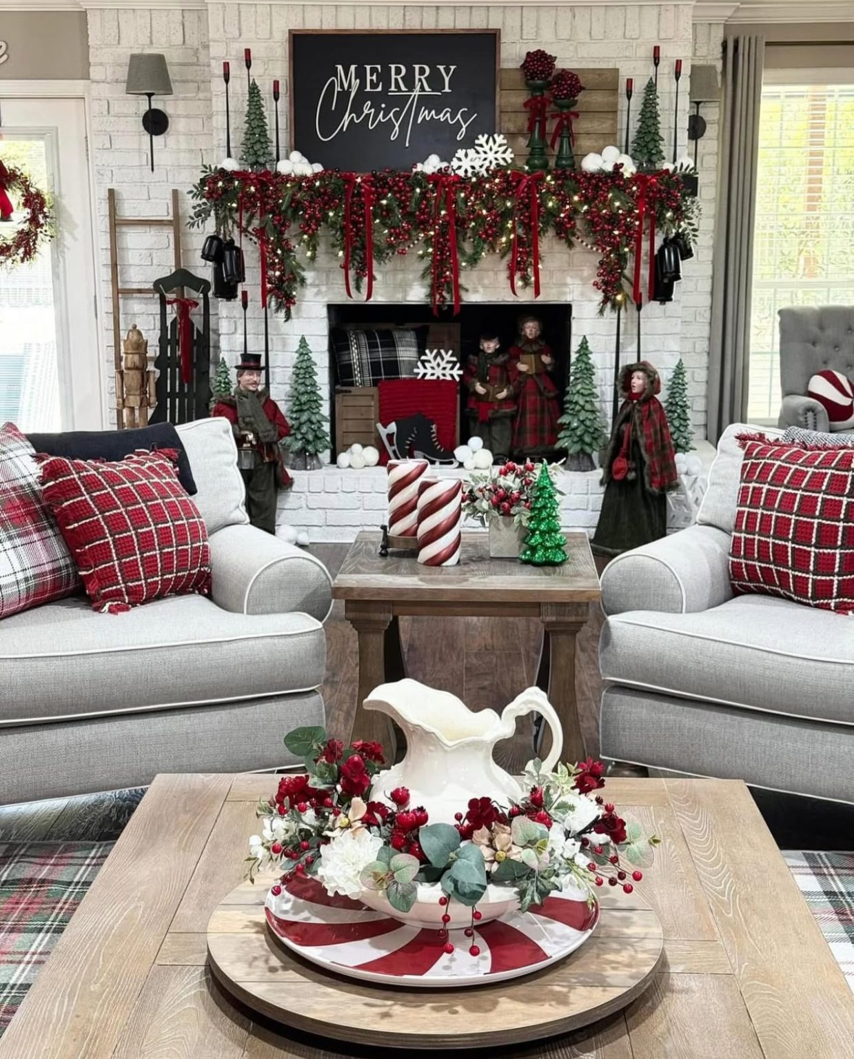 35 Christmas Decor Ideas for Living Room That Will Transform Your Home ...