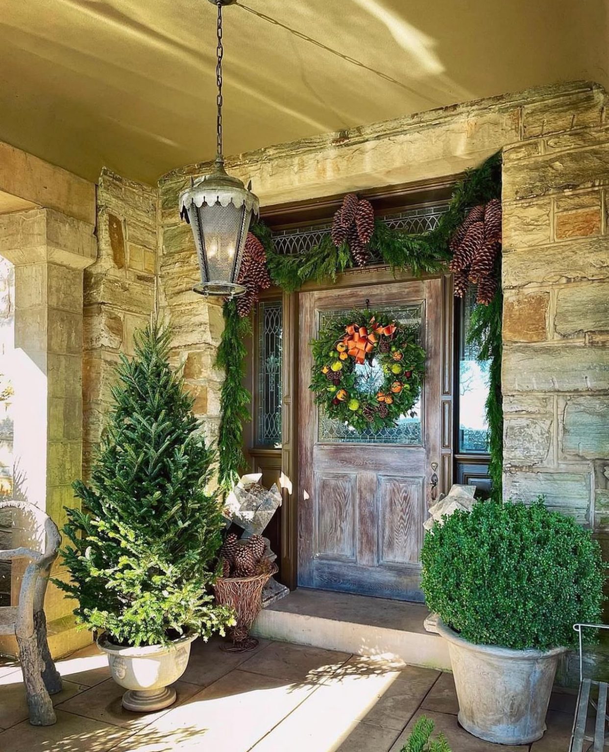 35 Christmas Door Decorations to Inspire Your Festive Home, School, and ...