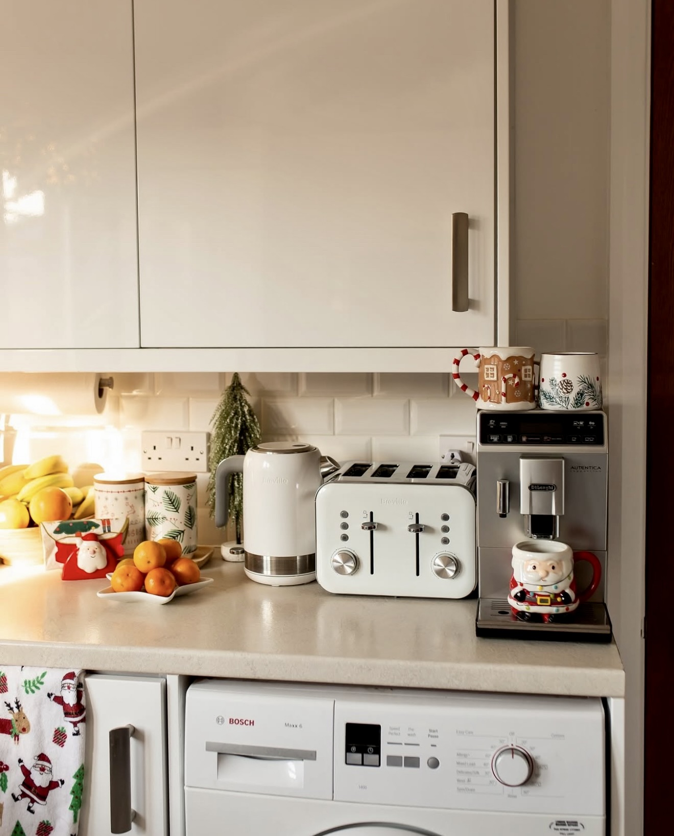 35 Kitchen Christmas Decorations to Transform Your Home into a Festive ...