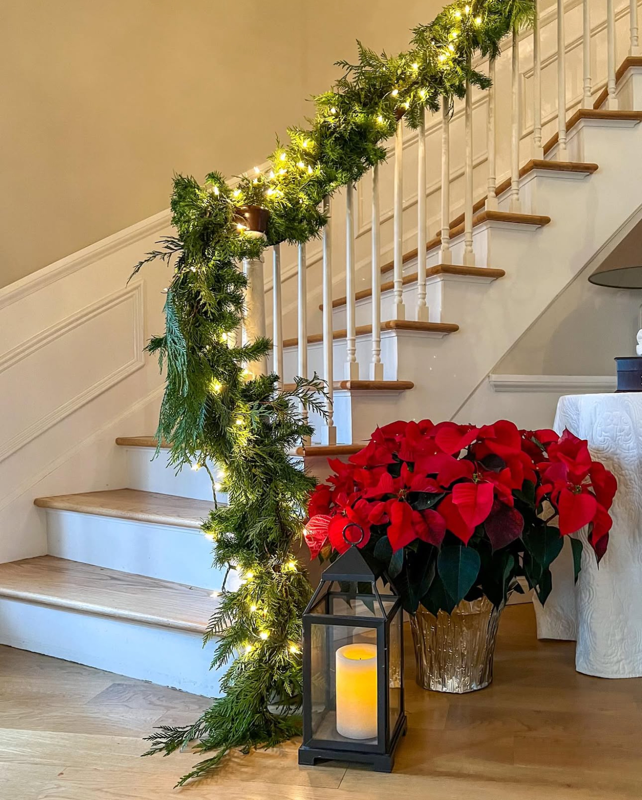 35 Garland Christmas Decor Ideas to Transform Your Home Into a Festive ...