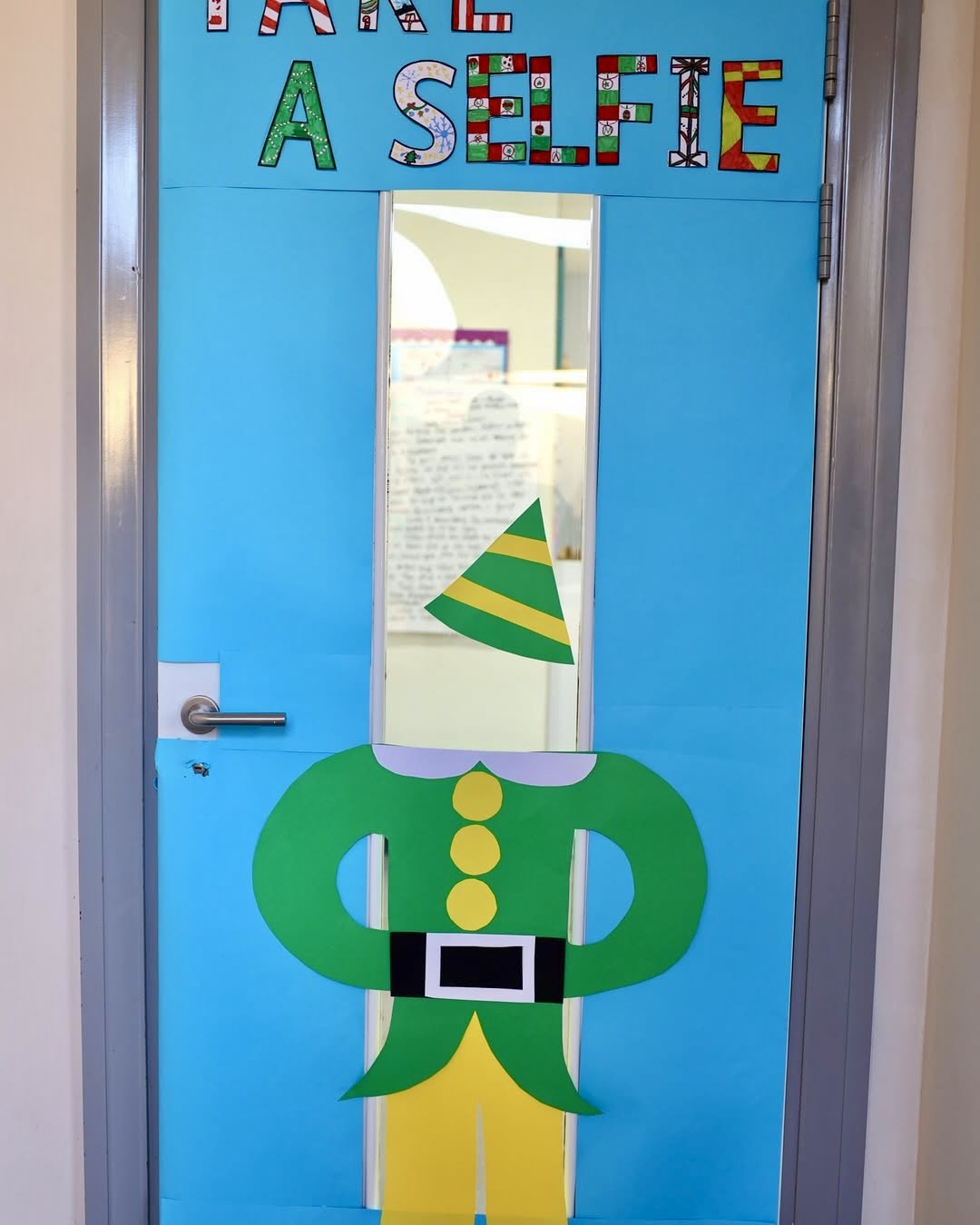 32 Christmas Door Decorations for School That Bring Holiday Cheer and ...