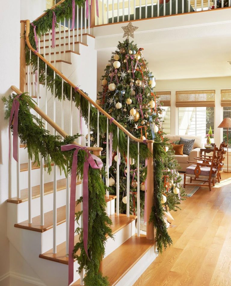 35 Garland Christmas Decor Ideas to Transform Your Home Into a Festive ...