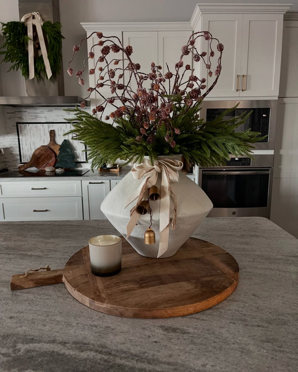 35 Rustic Christmas Decor Ideas to Create a Cozy Farmhouse Holiday ...