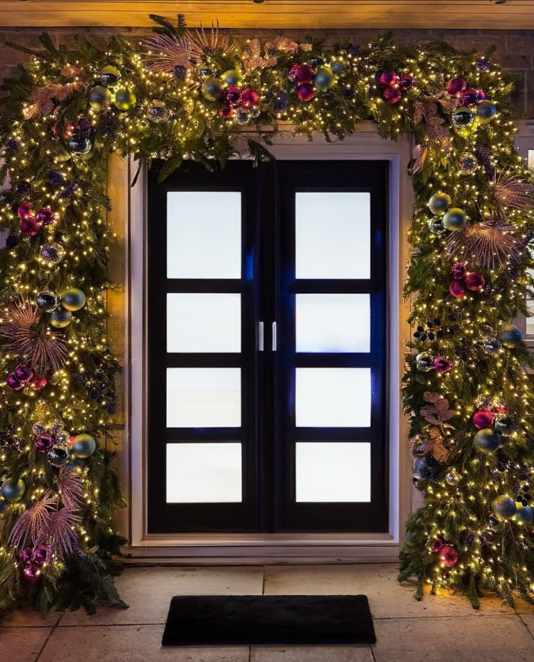 35 Christmas Door Decorations to Inspire Your Festive Home, School, and ...